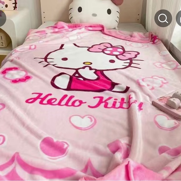 Hello Kitty | Bedding | New Hello Kitty Candy Design Blanket Free Gift ...